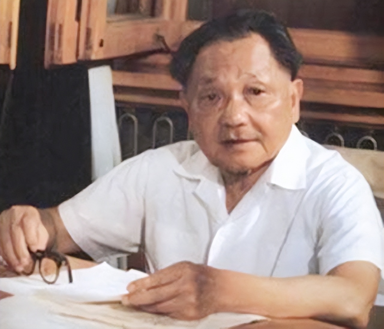 In 1992, Deng Xiaoping personally instructed: If the British army delays, the troops will march ...