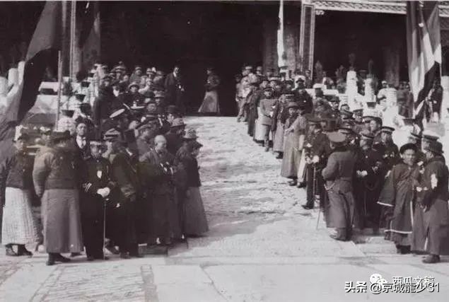 Empress Dowager Longyu and Puyi sitting together is the last time in ...