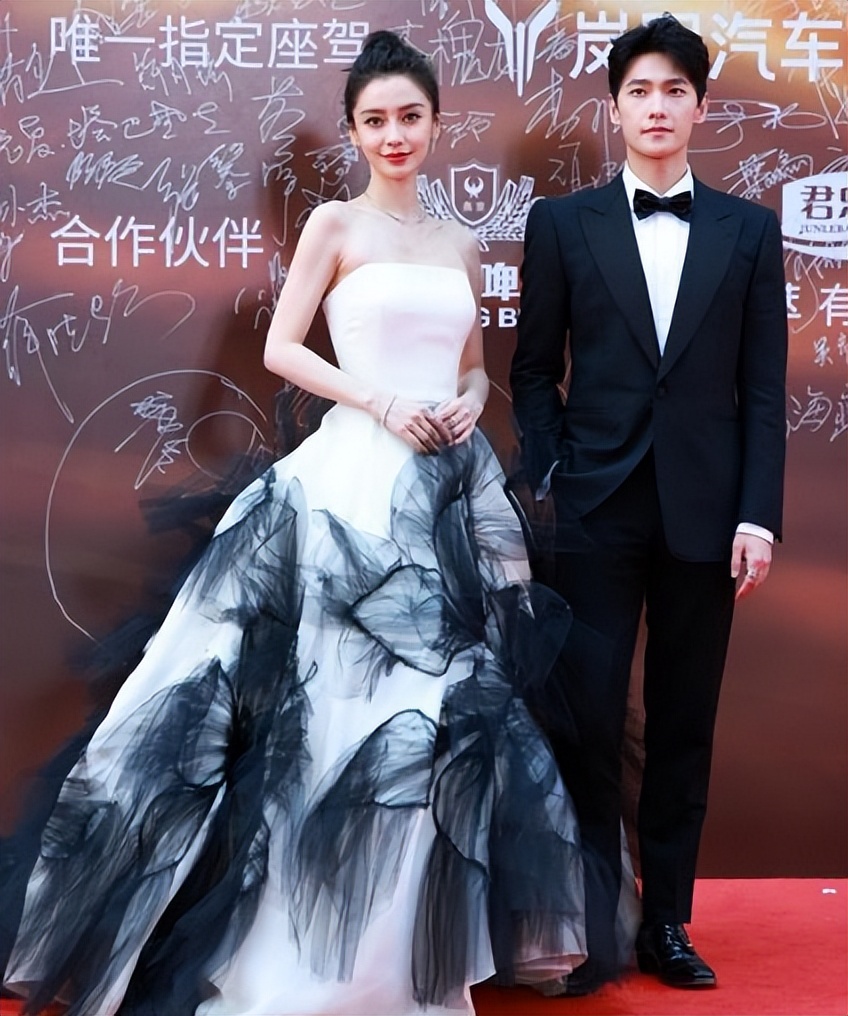 When the 34-year-old baby bumped into the 42-year-old Gillian, I ...