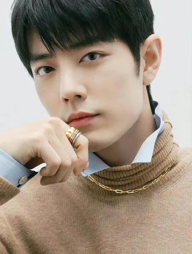 Xiao Zhan's latest blockbuster film, shot from the upward angle ...