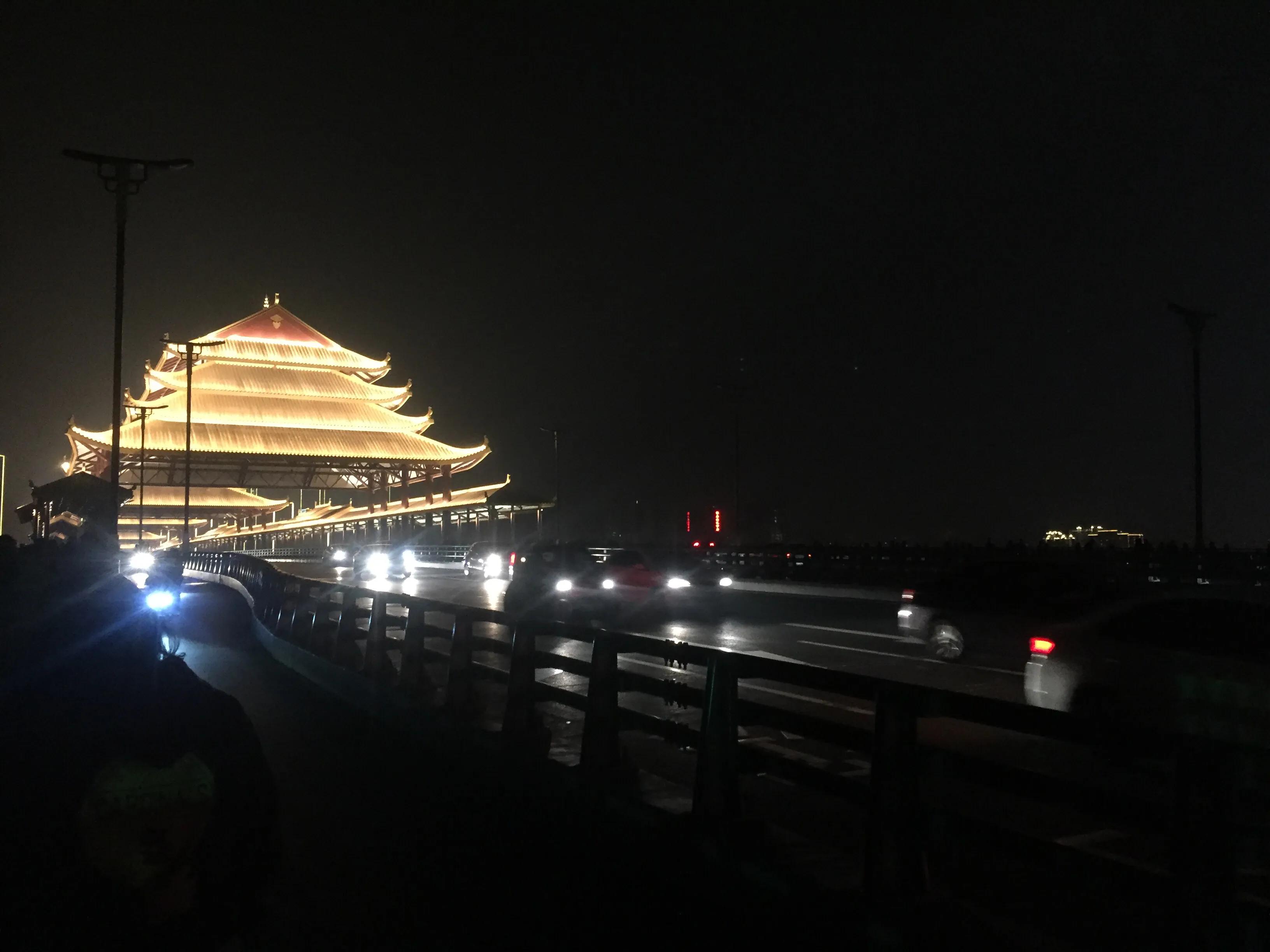 Liuzhou Phoenix Ridge Bridge opened to traffic - iNEWS