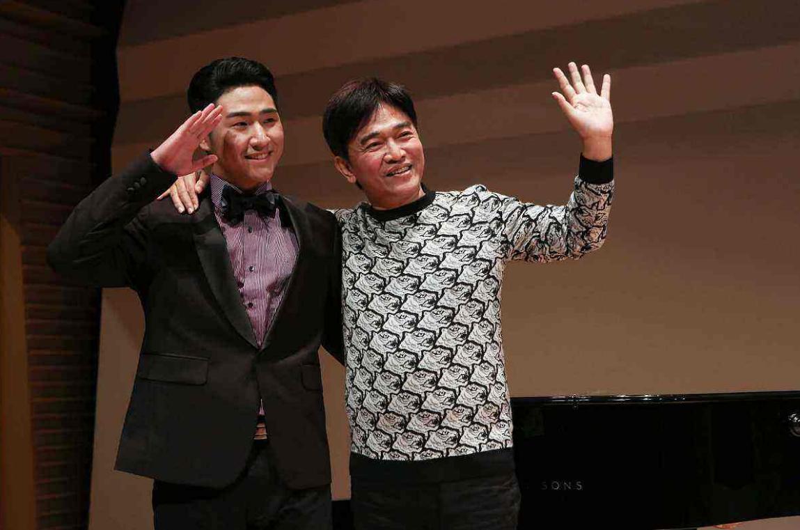 Wu Ruixuan was unwilling to leave the circle, saying "want to go to the ...