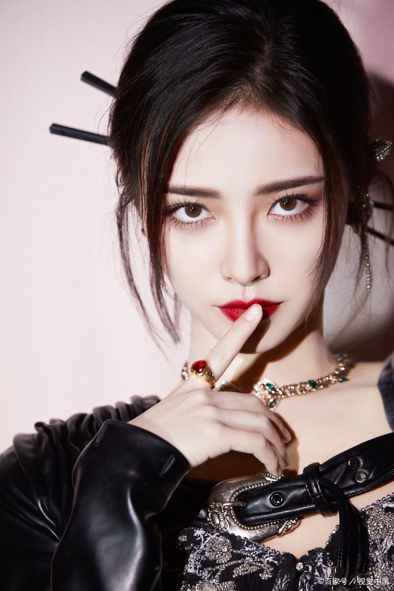 Xu Jiaqi: Why is the domineering lady Leng Yan good at singing and ...