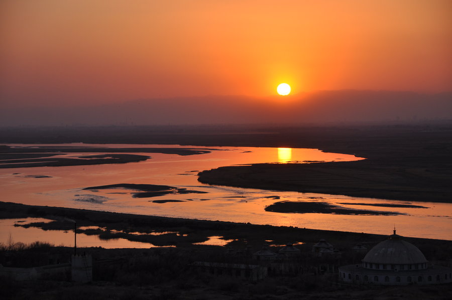 The most free and easy is Su Shi's "Ding Fengbo", which is the most ...