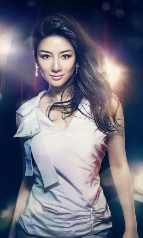 High cold domineering lady——Huang Yi - iNEWS