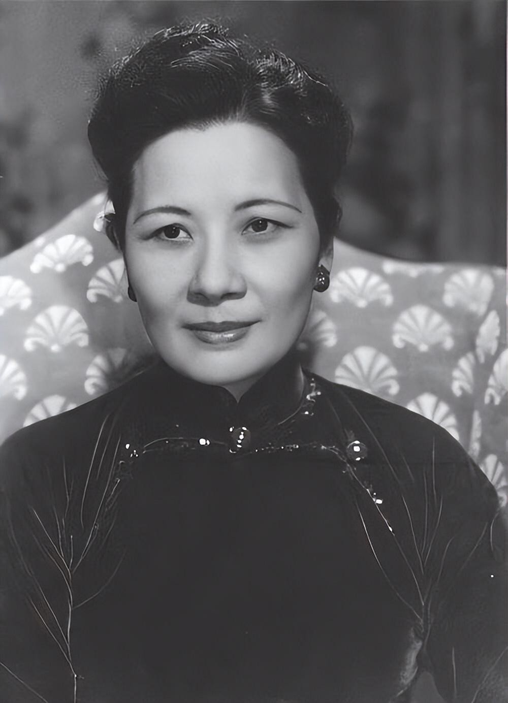 In 1999, Yang Hucheng's grandson visited 99-year-old Zhang Xueliang ...