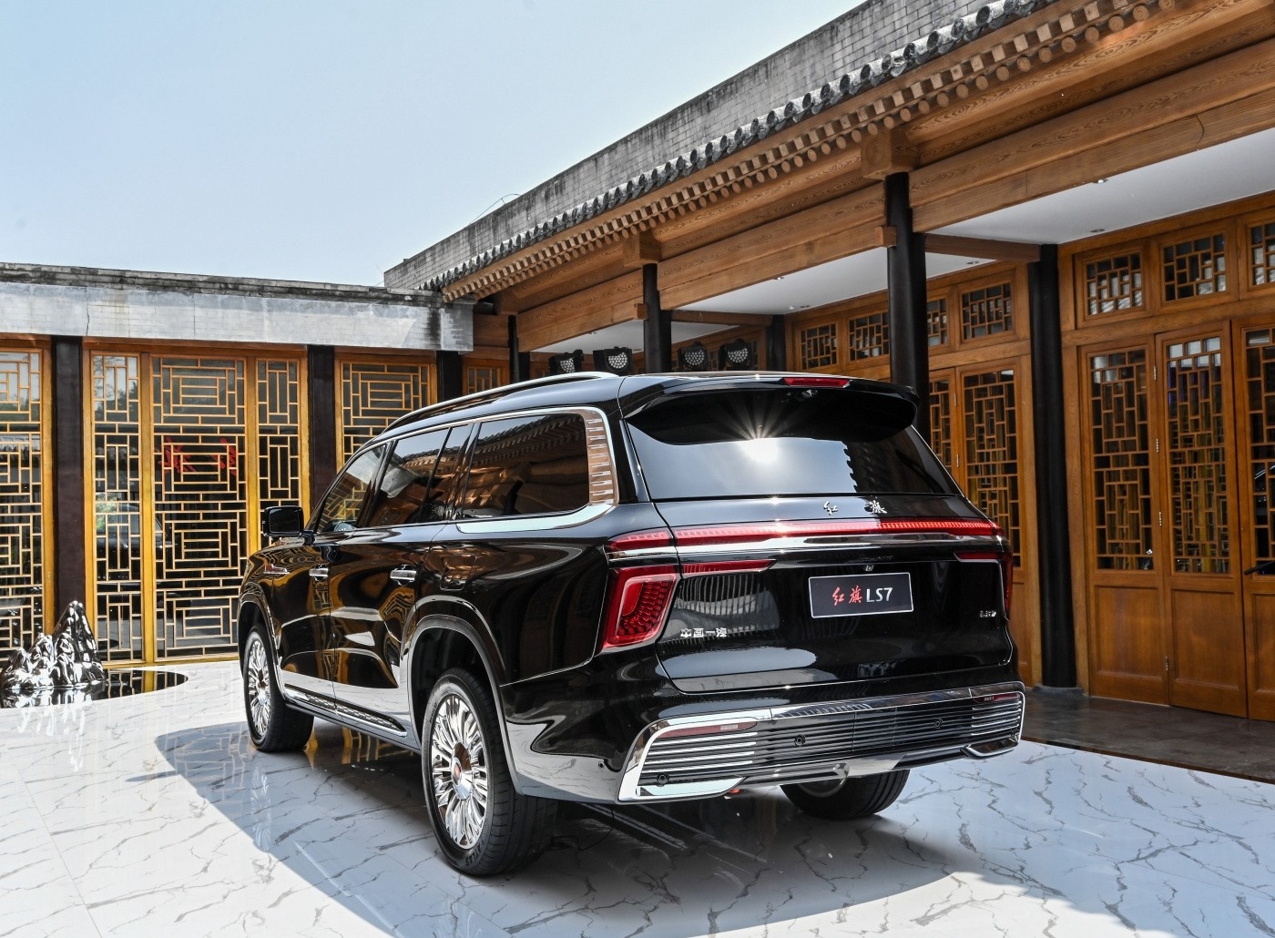 Hongqi LS7, a 5.7m 4.0T V8, was officially released - iNEWS