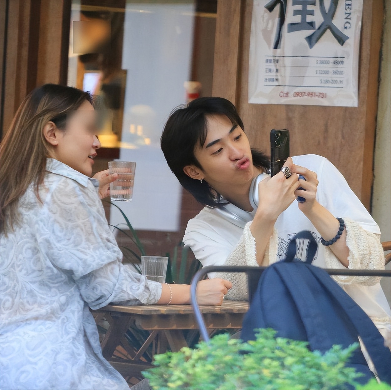 Yi Nengjing's son shows off women's clothing again!Wearing long hair in ...