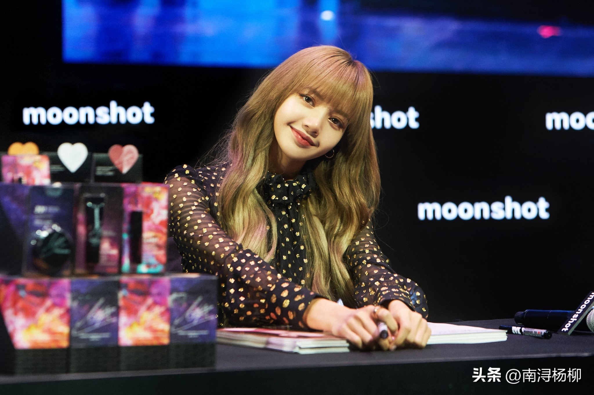 She also performs striptease. Top female idol Lisa participated in the Crazy Horse show. Why was ...