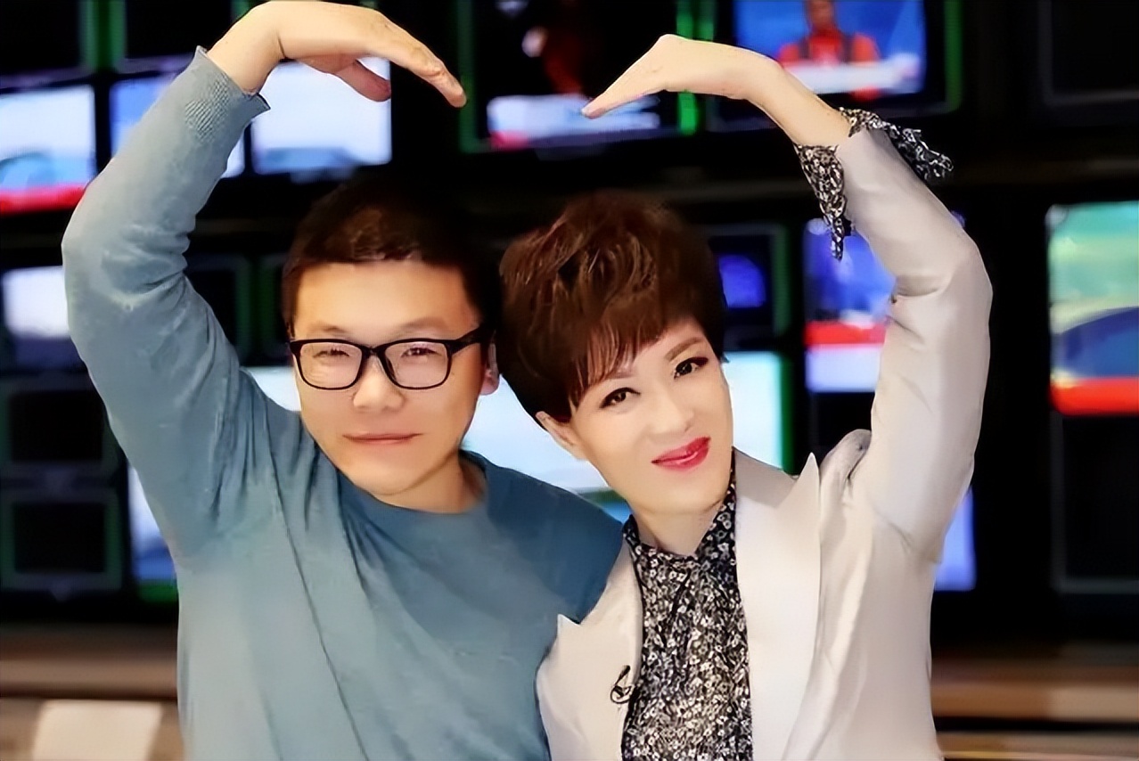 CCTV host Wen Jing: Married for many years and reluctant to have ...