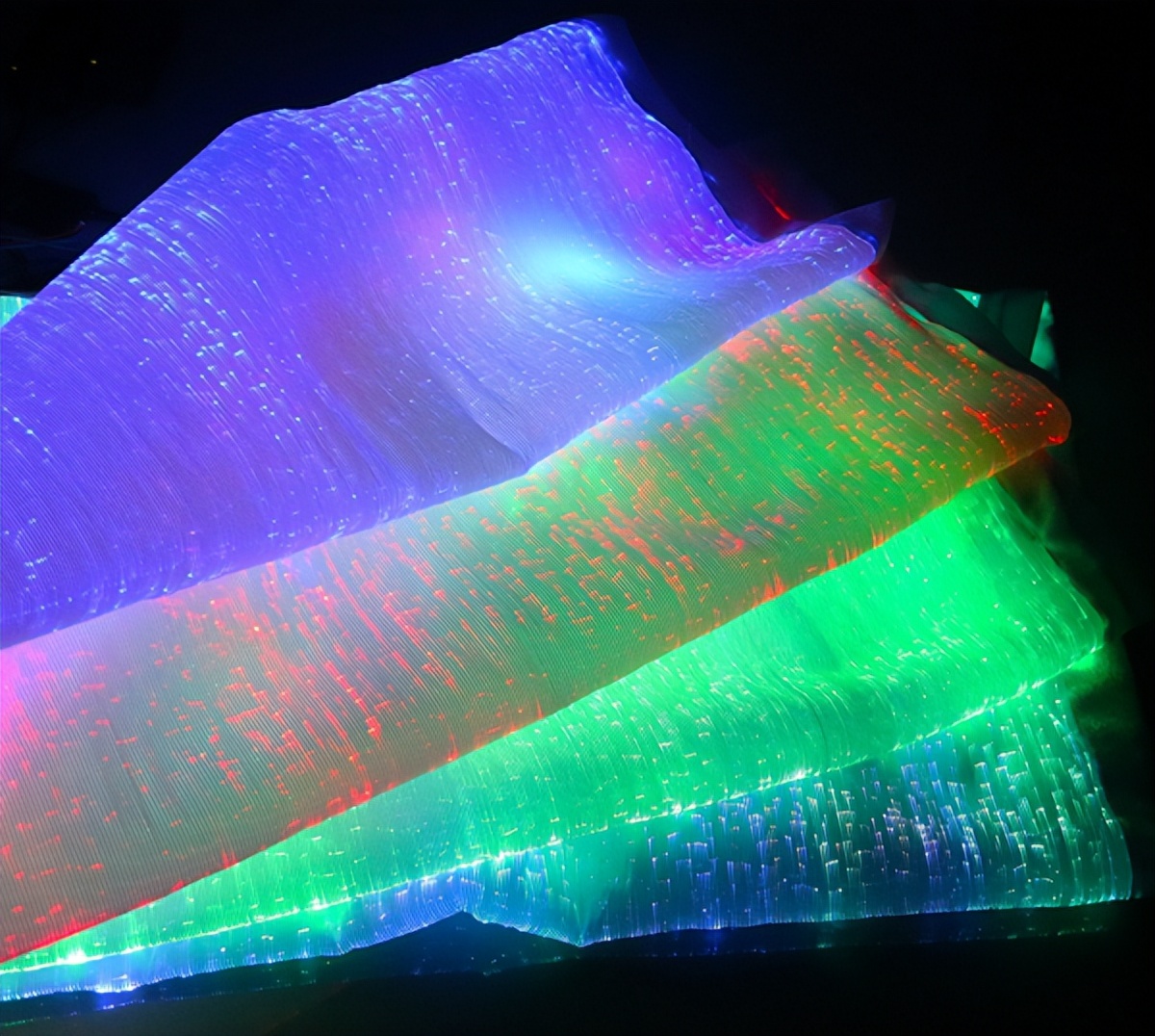 Have you seen fluorescent fibers made from natural silk? - iNEWS
