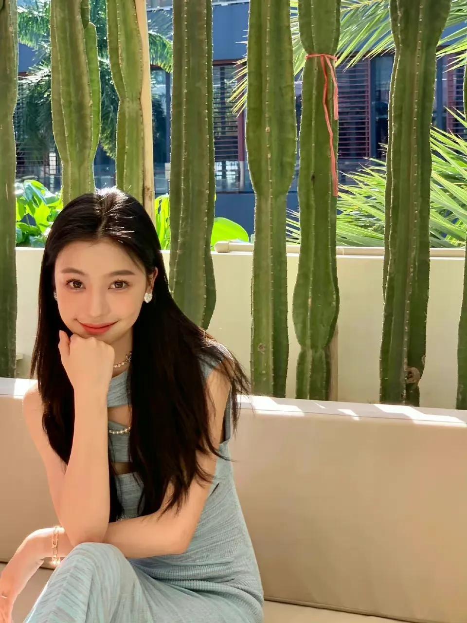 Pretty face sniping Yi Mengling - iNEWS