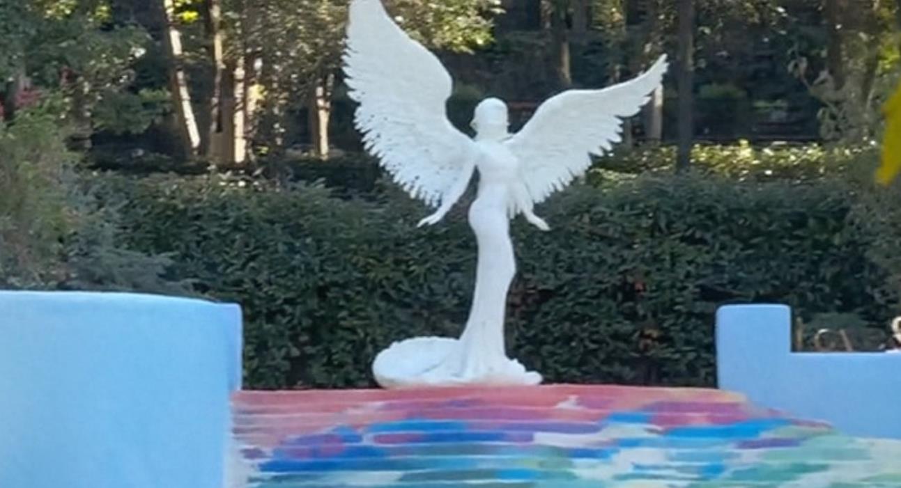 Coco Lee was buried on the 21st! The family moved the ashes to the ...