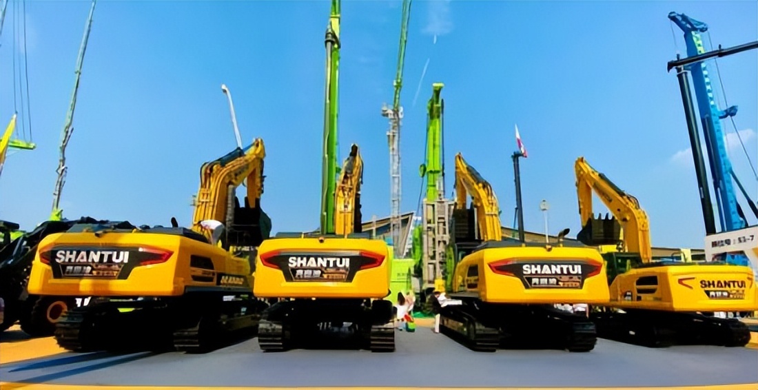 The ultimate inventory! Let's take a look at the excavator feast at ...