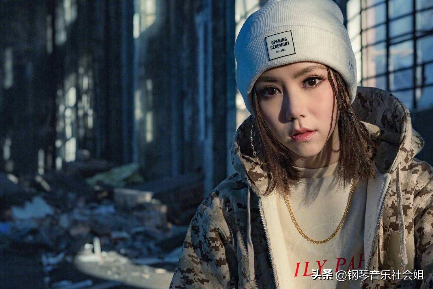 "Time Concert 2" intends to invite 7 singers, 2 of which have been ...