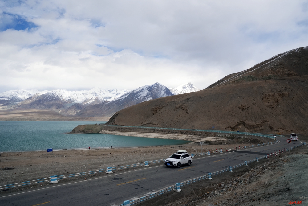 Go to the beautiful Tajik village in Tashkurgan Valley to see apricot ...