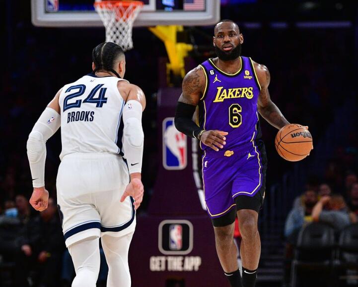 Dillon talks about shooting 30% in this round of the series: continue ...