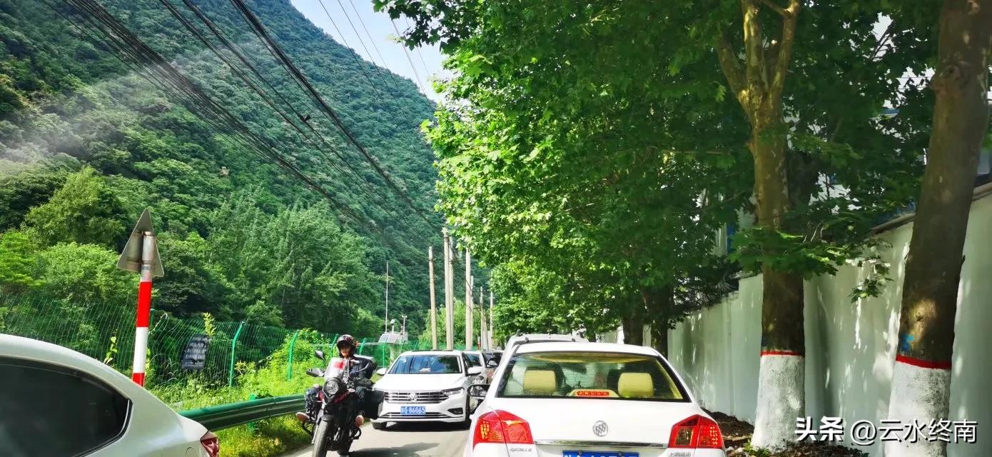 Are you going to fall too? Some people in Yukou, Huyi District, where ...