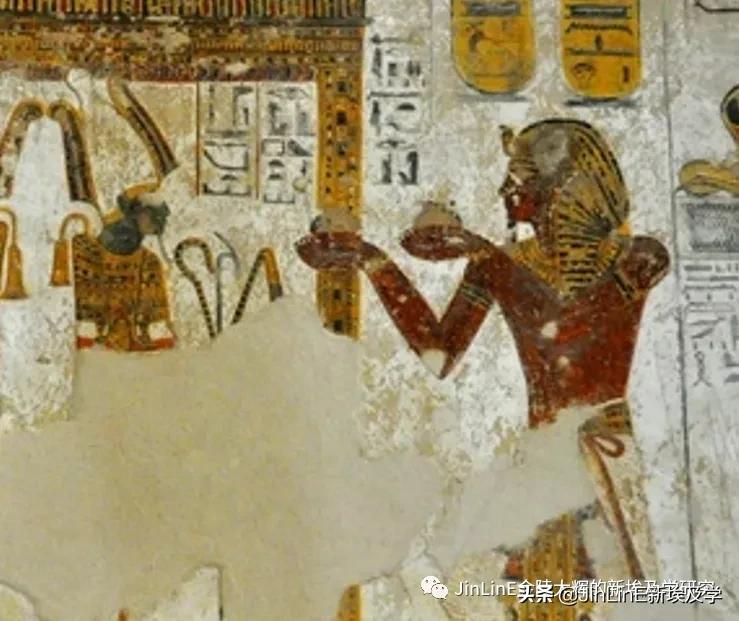 The image of the noble lady and jade figure of Anyang "Fu Hao Tomb ...