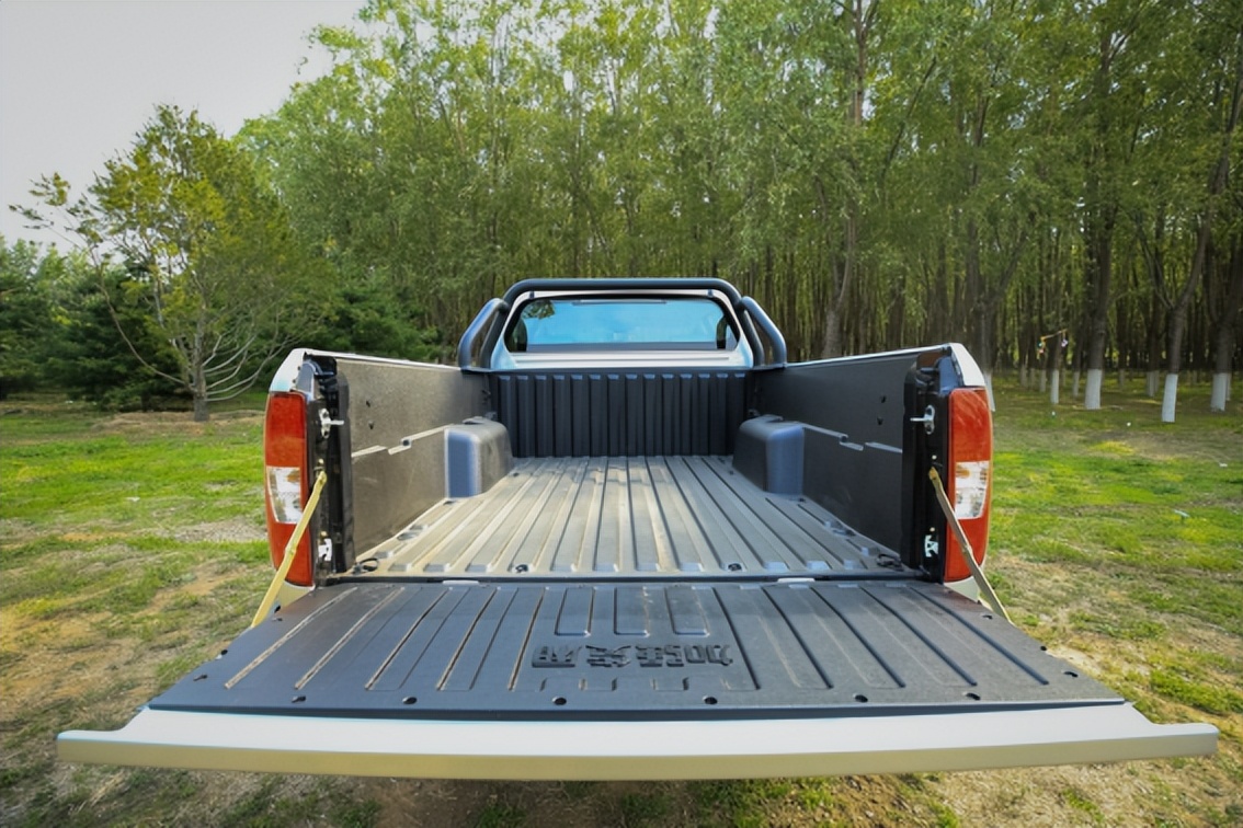 The low cargo platform is easier. Jiangling Collection makes it easier ...