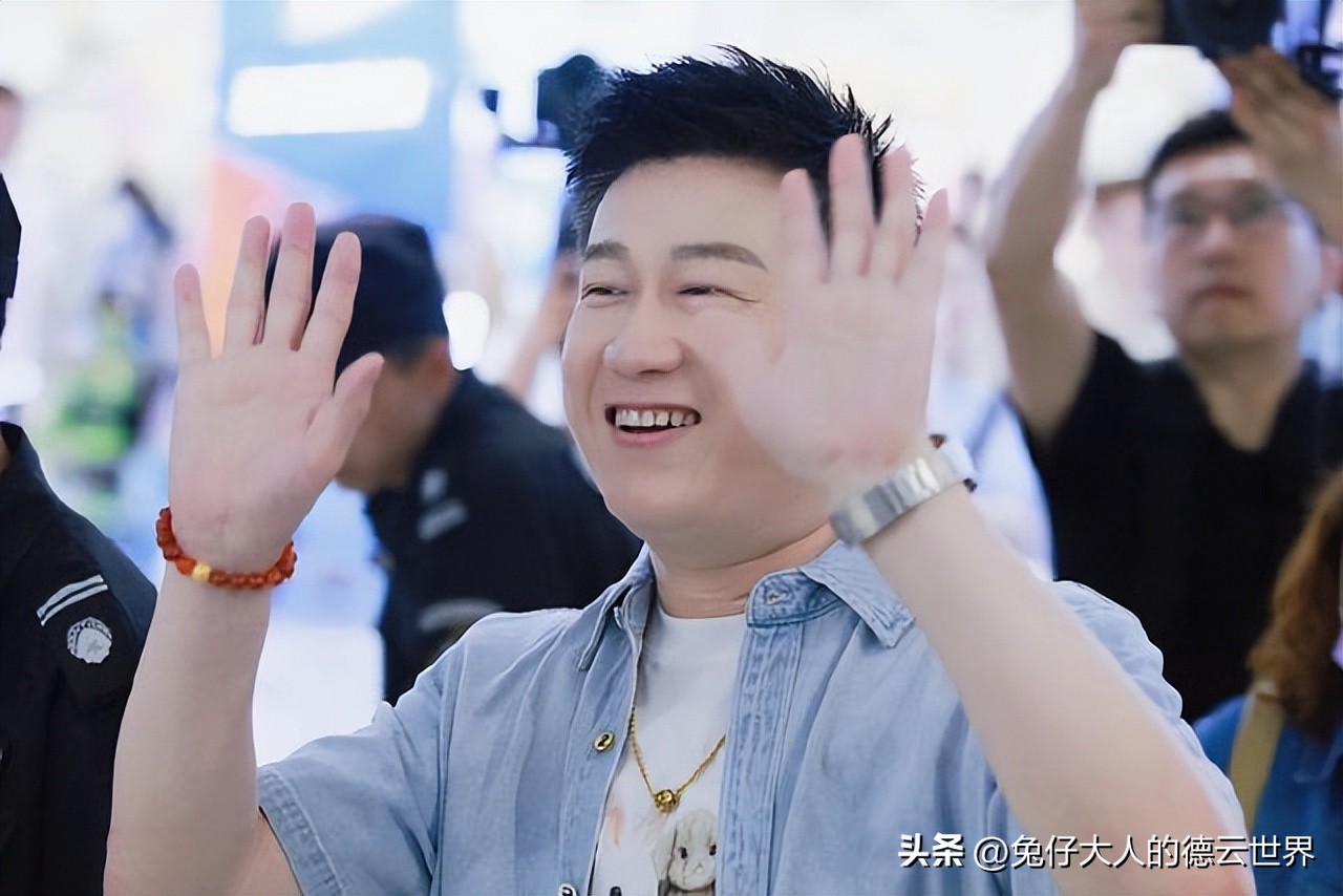 Zhang Helun really knows how to play, the doll with his own head in the ...
