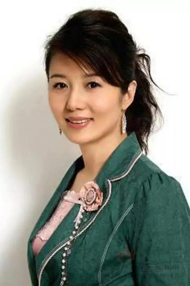 Du Chun's stepmother Zheng Weili: married Du Zhiguo for the second time ...