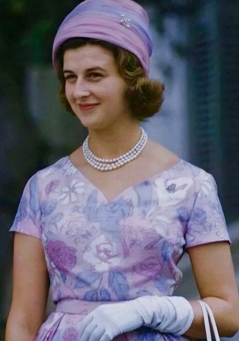 Princess Marina is so capricious. In order to get married, she did not ...