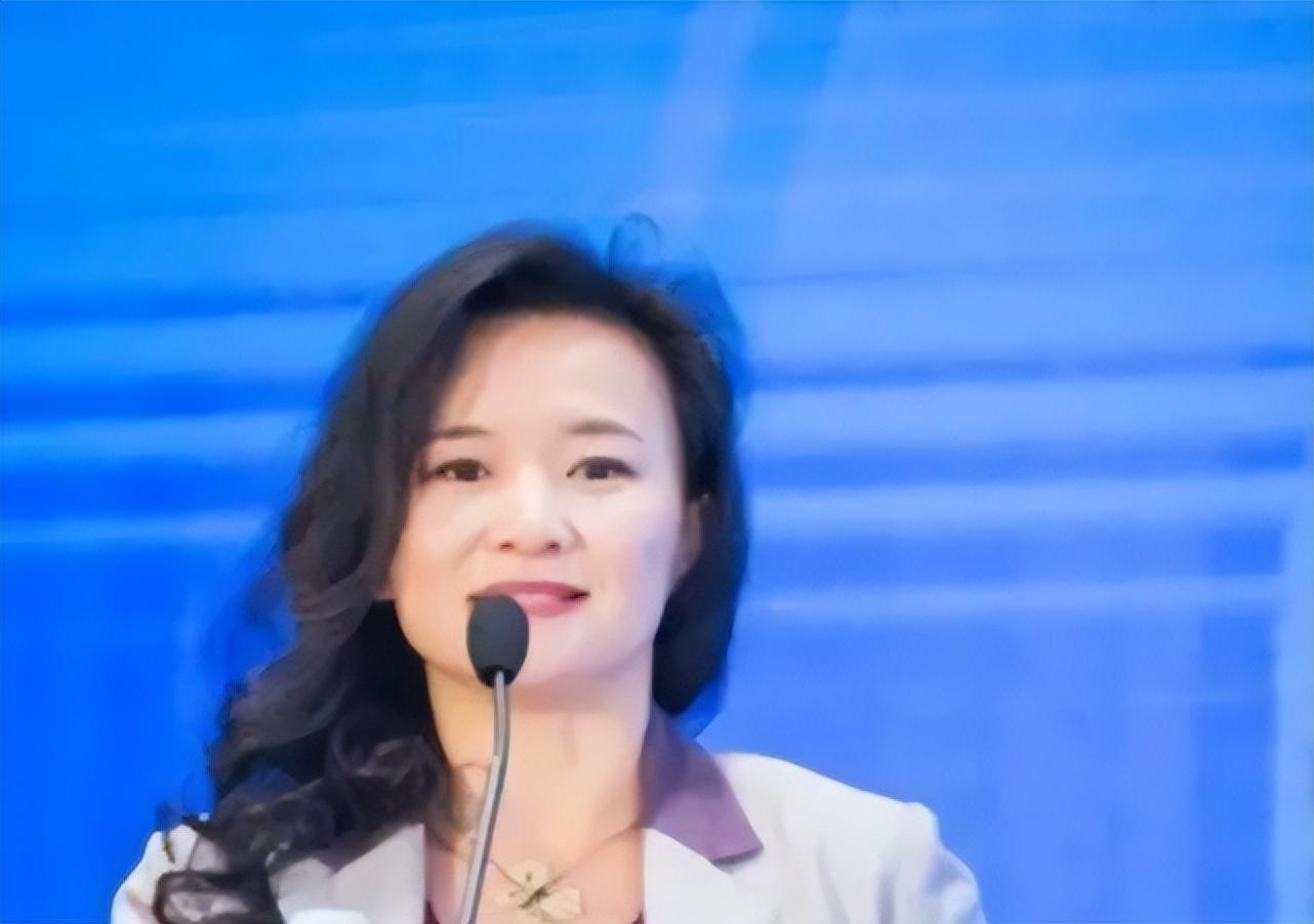 The spy who has been lurking on CCTV for 20 years: the famous host ...