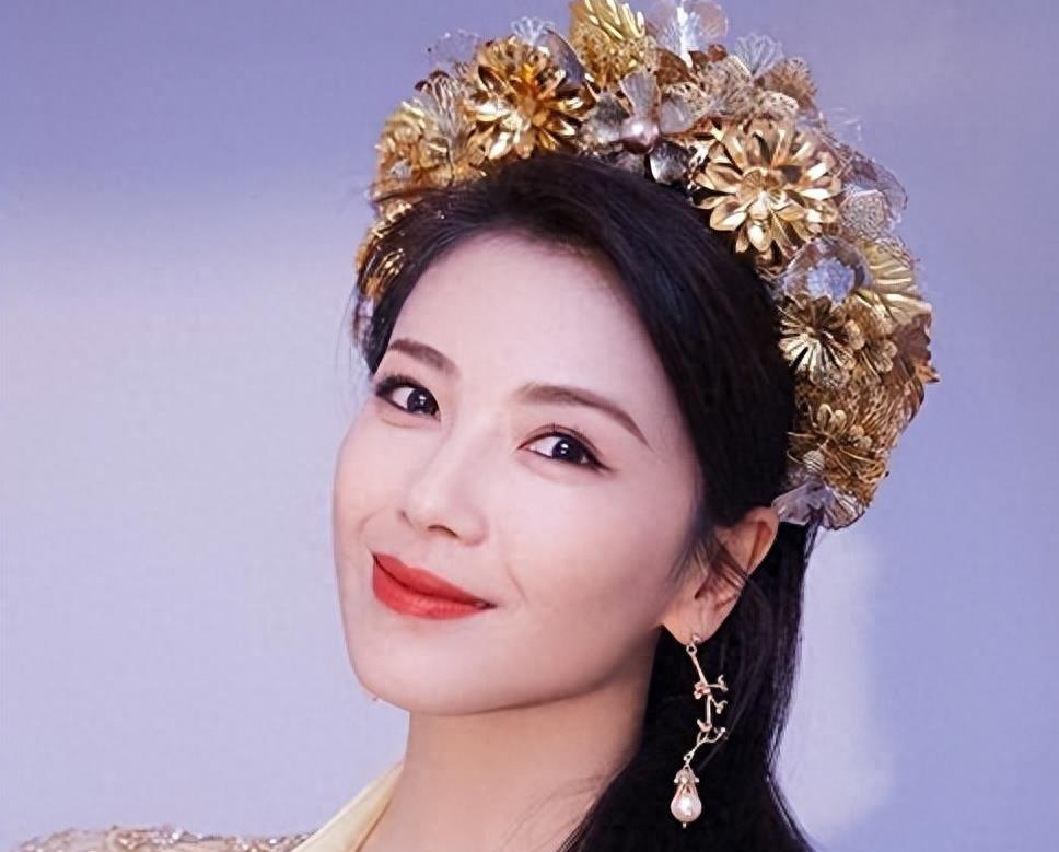 Time is not for Wu Xia Amon, Huang Qishan's age-defying beauty in "I Am ...