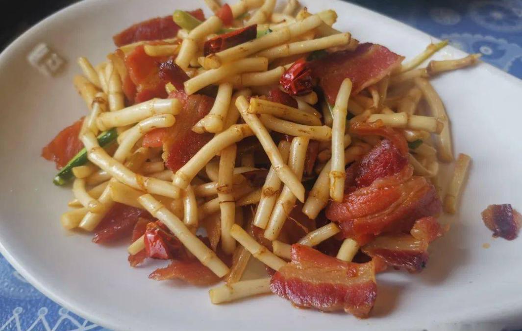 How to make fried tender pork slices with folded ears? The practice of ...