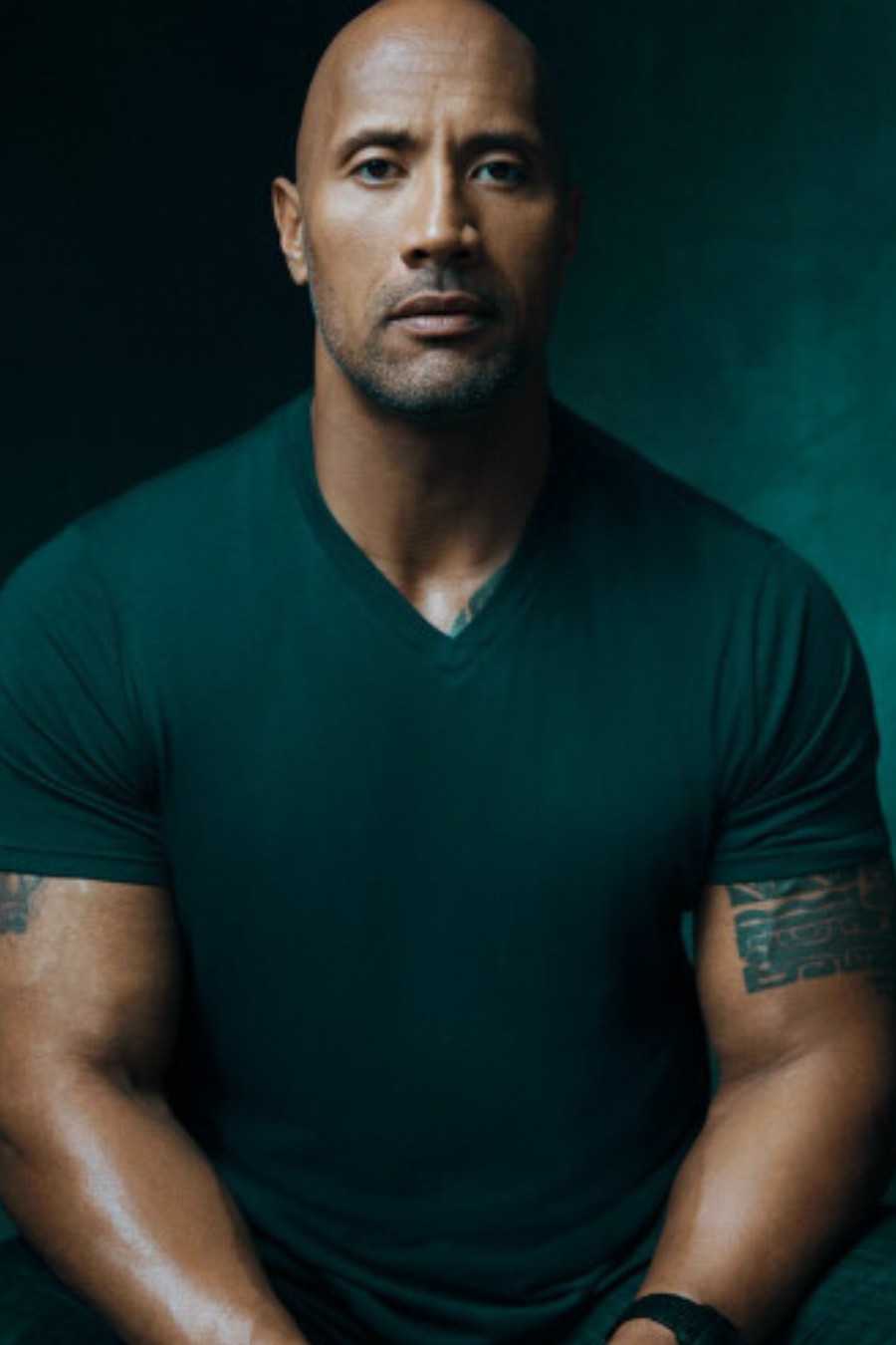 Dwayne Johnson: Powerful and glamorous image in showbiz, with the ...