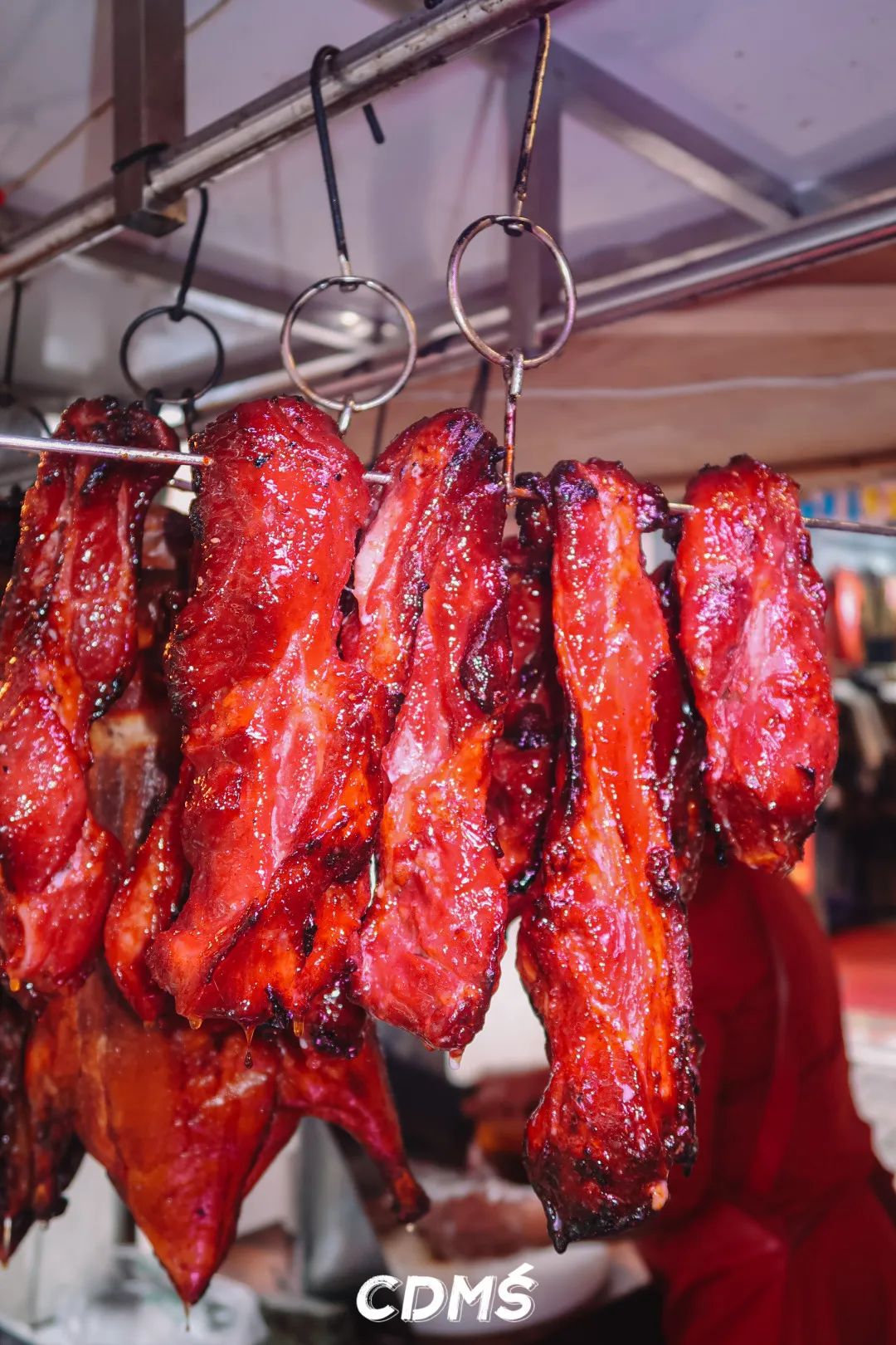 The small fly shop opened in the old vegetable market in Chengdu is ...