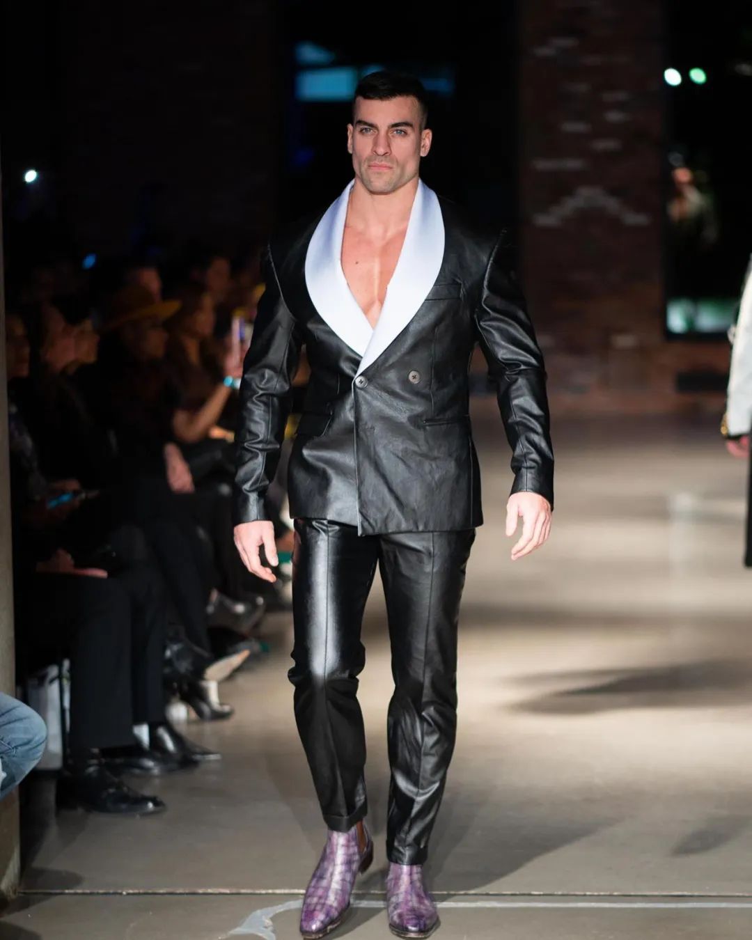 Holding Carrie Bradshaw Muscular Male Model, Top Male Model in France ...