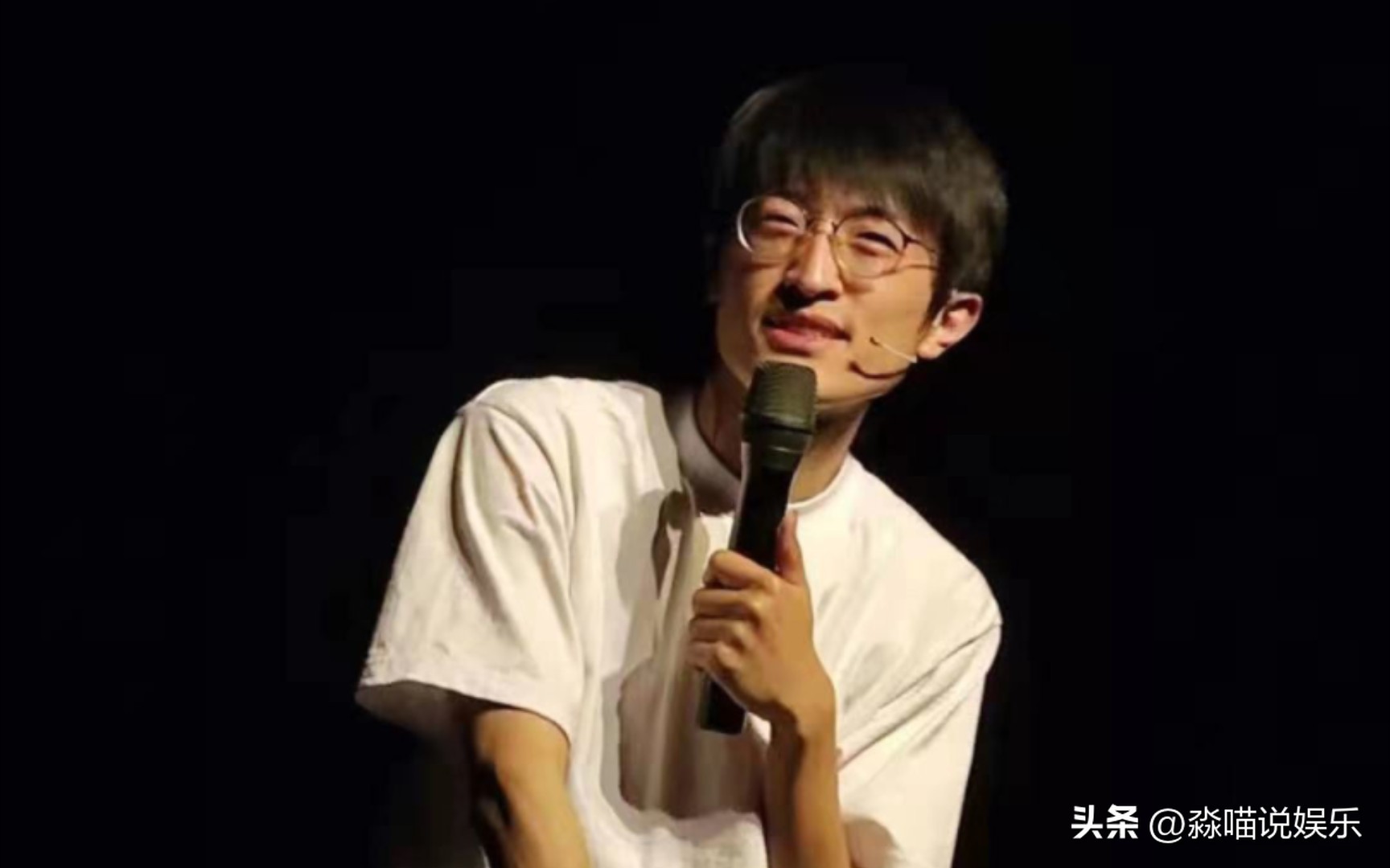 The talk show made its debut in the Spring Festival Gala, one minute ...