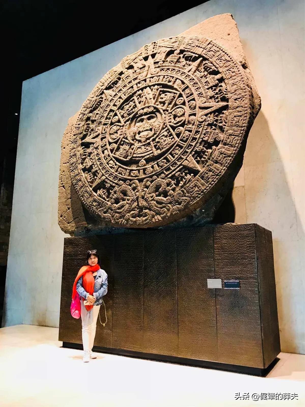 003_One of the four famous monuments in the world: Aztec Time Monument ...