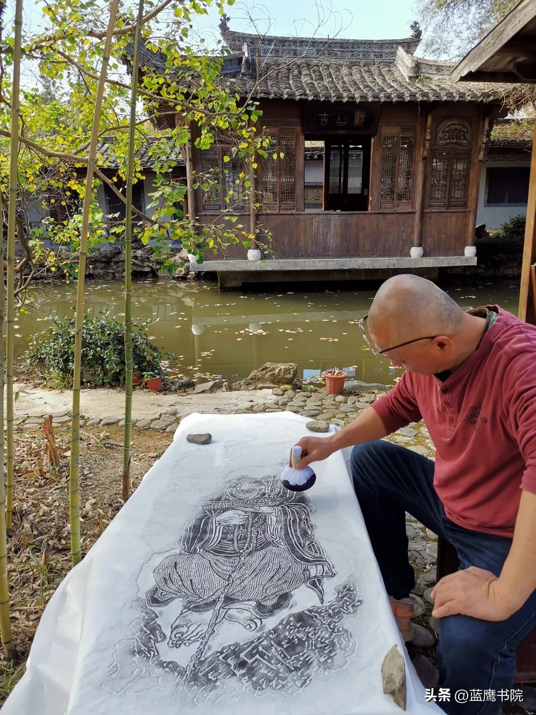 Famous painter Yang Lin: Rubbing into painting, recalling the past - iNEWS