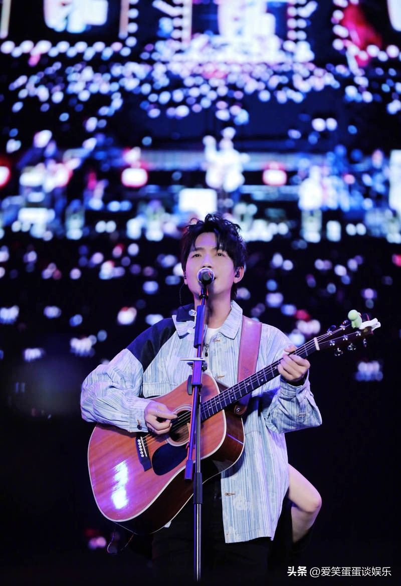 Chen Chusheng showed off his youthful and individual blue highlight ...