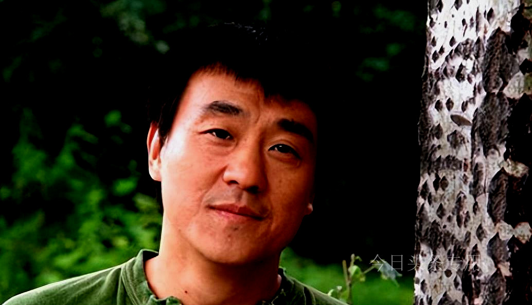 55-year-old He Bing: Married his deskmate as his wife. Only after 25 ...