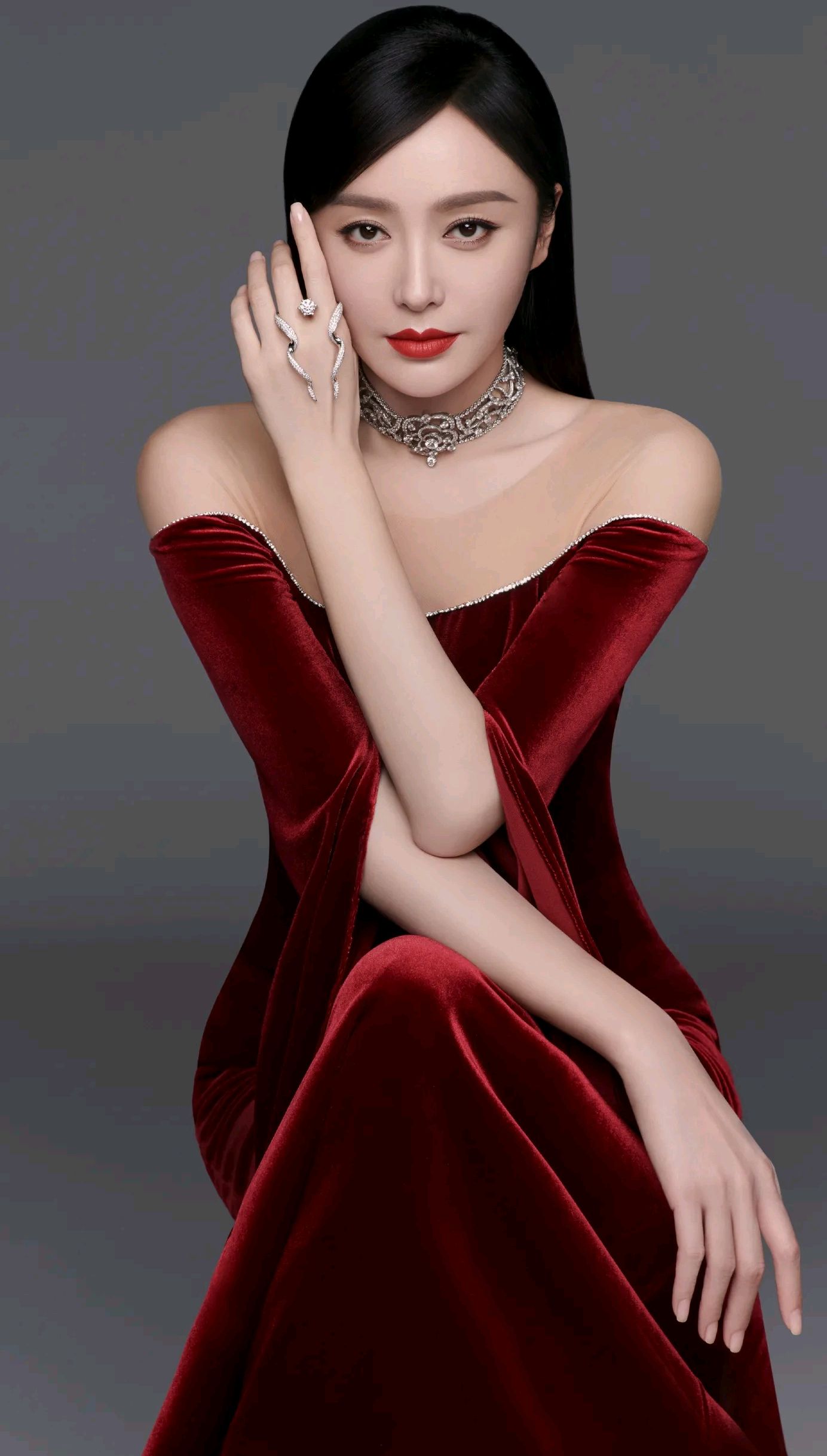 Qin Lan: At the age of 27, she is worth more than 100 million yuan. She ...