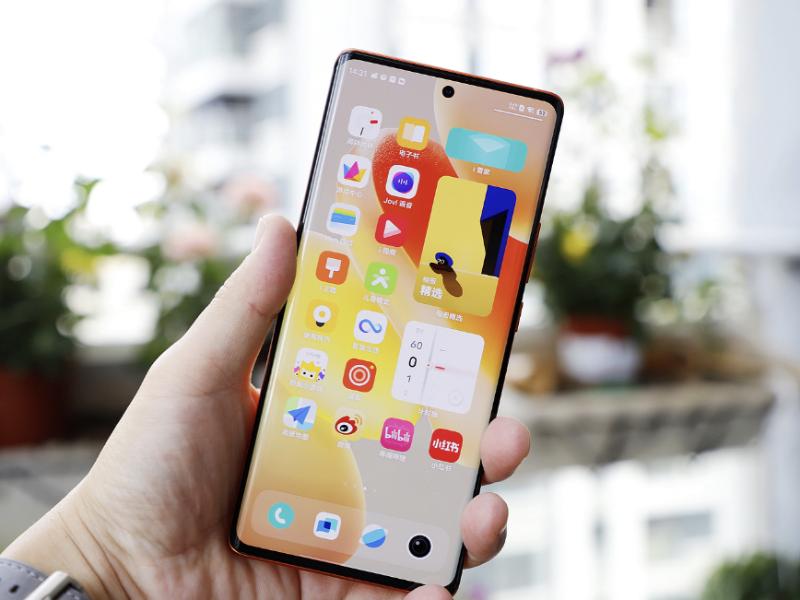 Just close your eyes and buy!These 3 phones are not only powerful, but ...