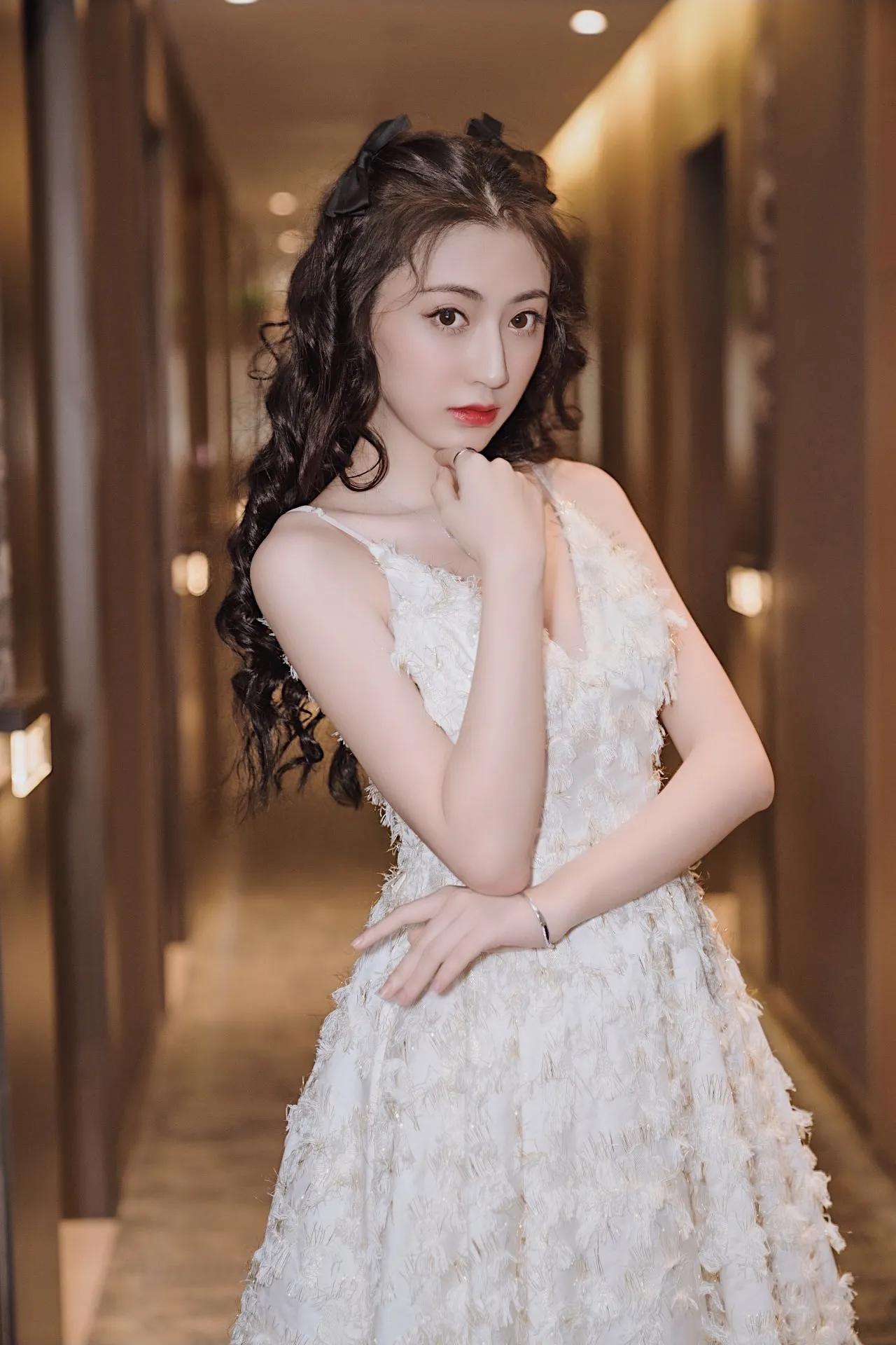 Fan Zhen's beautiful pictures - iNEWS