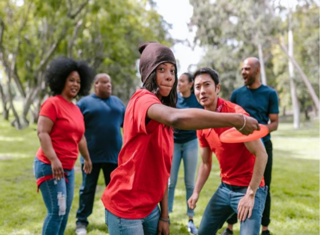 Women who play Frisbee spoil customs?How long will this "women hunt ...