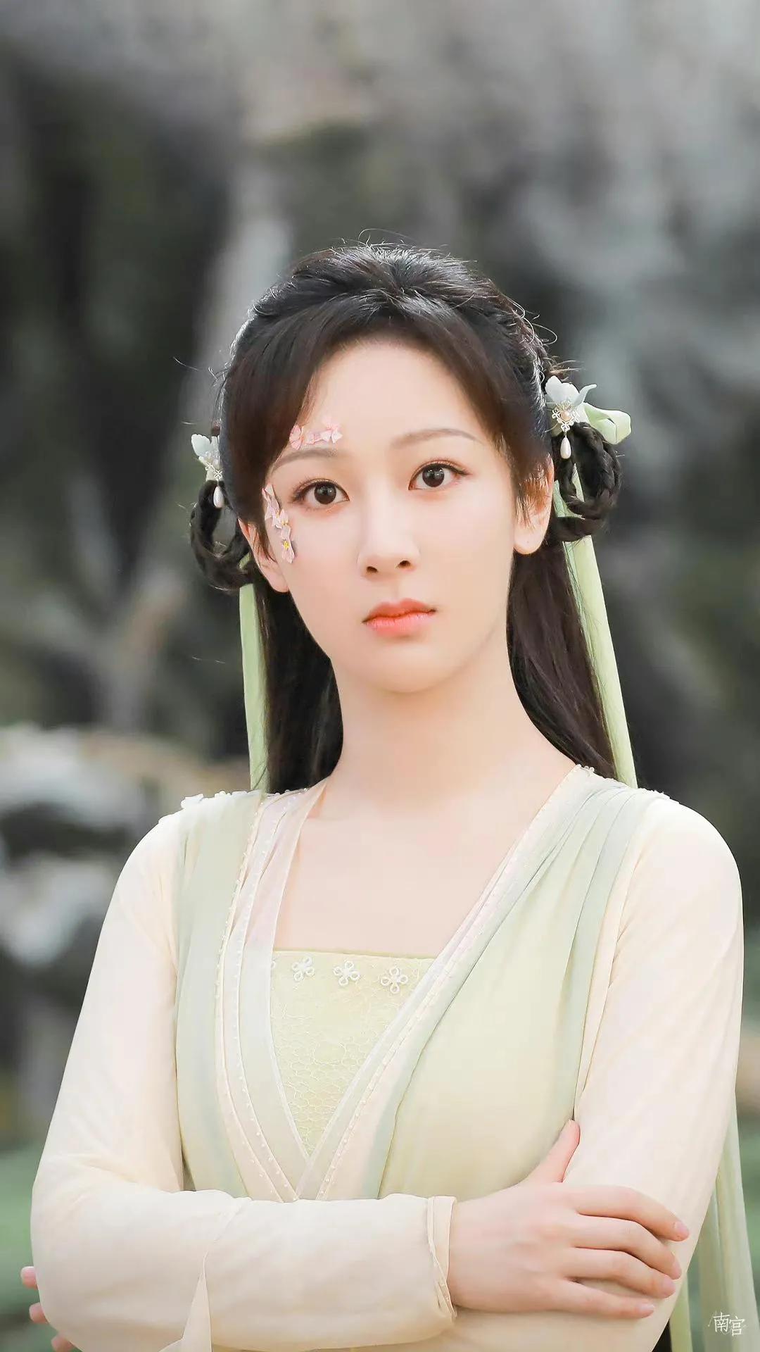 Did you like Yang Zi at first sight? - iNEWS