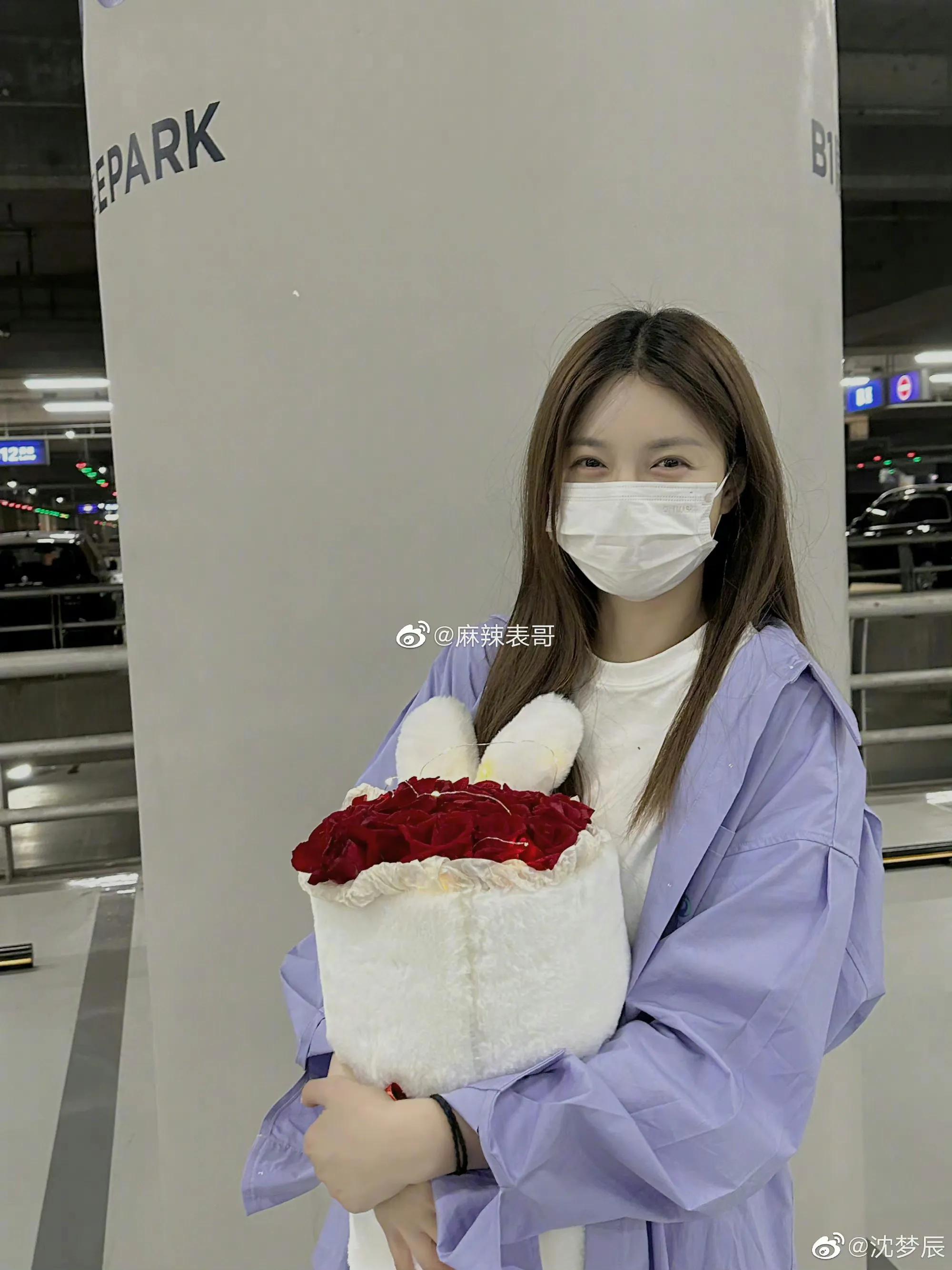 Shen Mengchen really loves Du Haitao so much - iNEWS