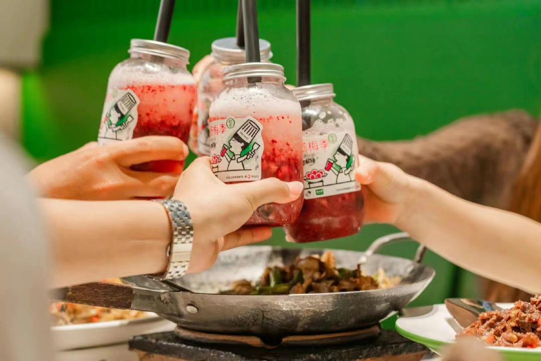 Haidilao milk tea sells 800 cups a day, and HEYTEA is also promoting it ...