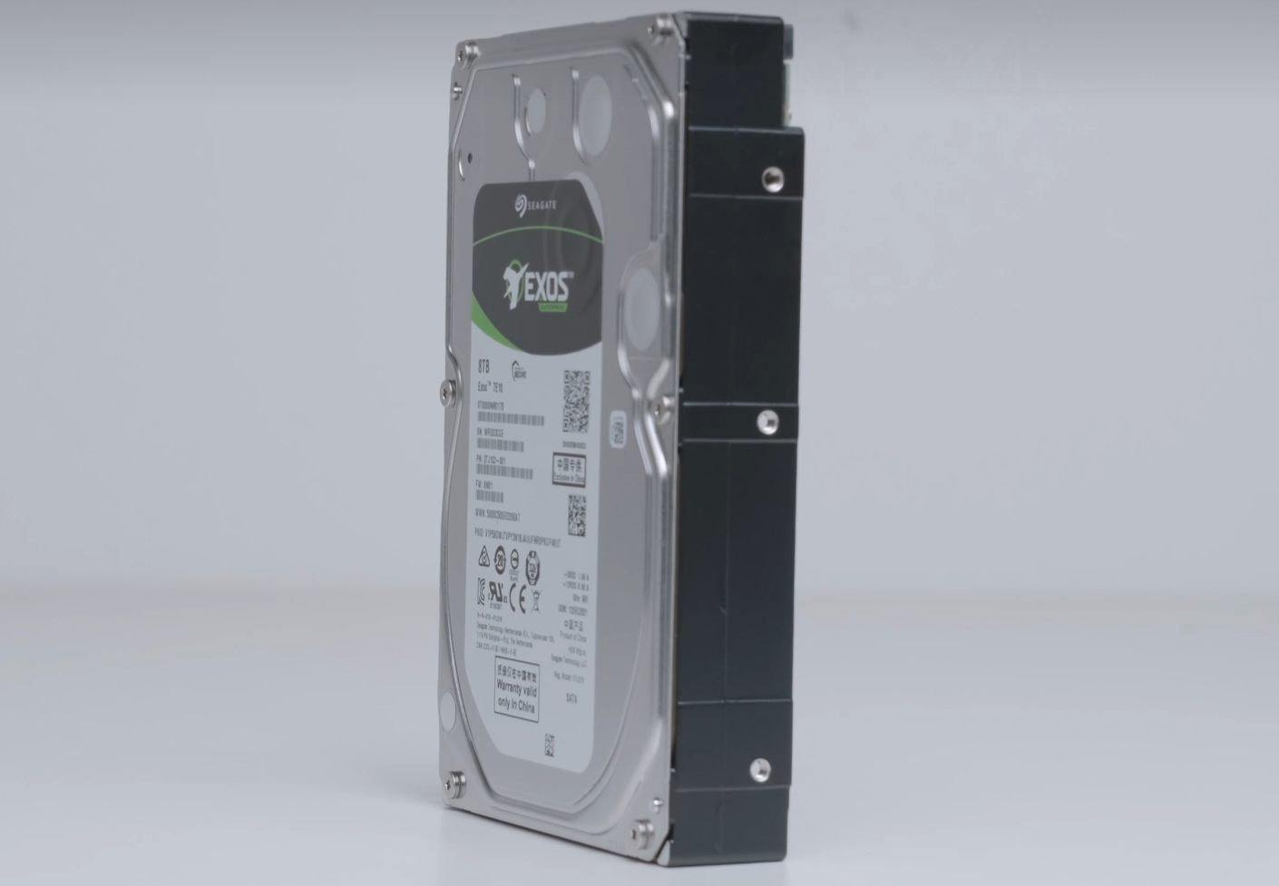 Seagate Galaxy 7E10 8T review - how does it compare to the famous HC320? - iNEWS