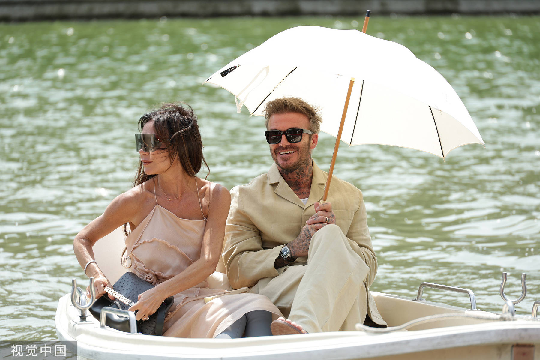 Victoria Beckham and her husband are on vacation, revealing their sexy ...
