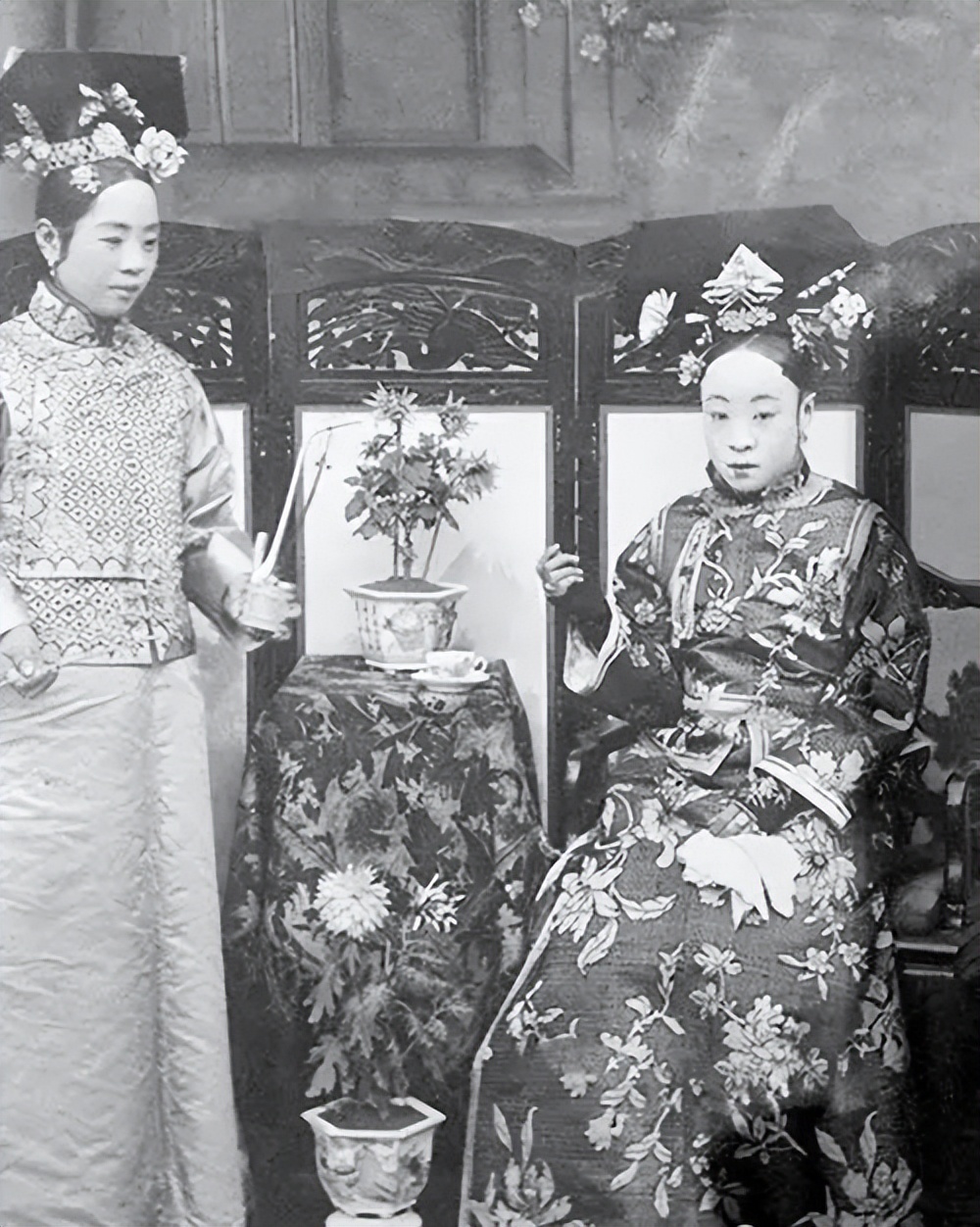 Emperor of the Late Qing Dynasty - Aixinjueluo·Puyi - iNEWS
