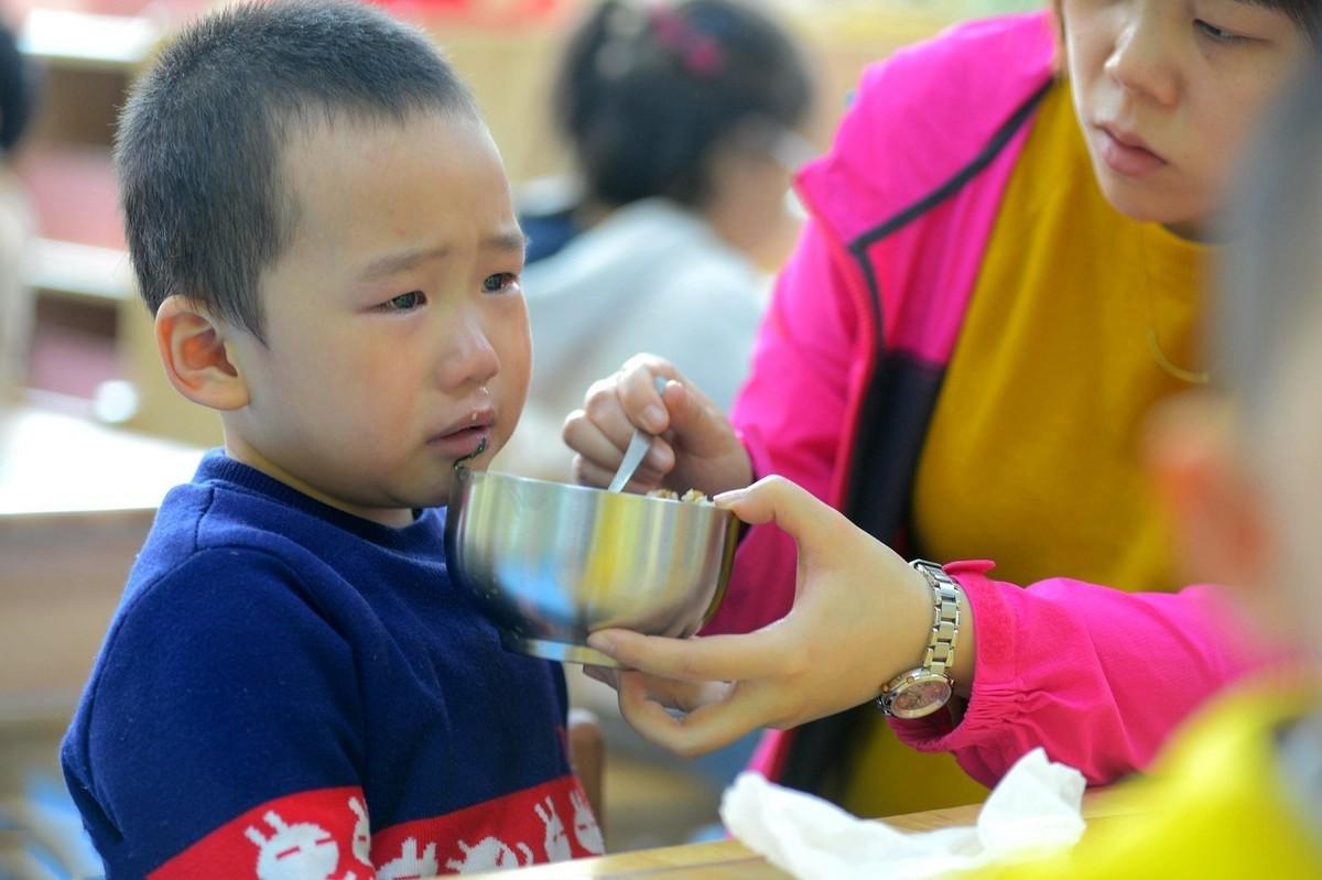 Chewing ability is not innate, three manifestations suggest that ...