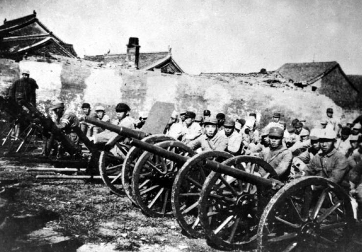 The head of the New Fourth Army led the whole regiment to surrender to ...